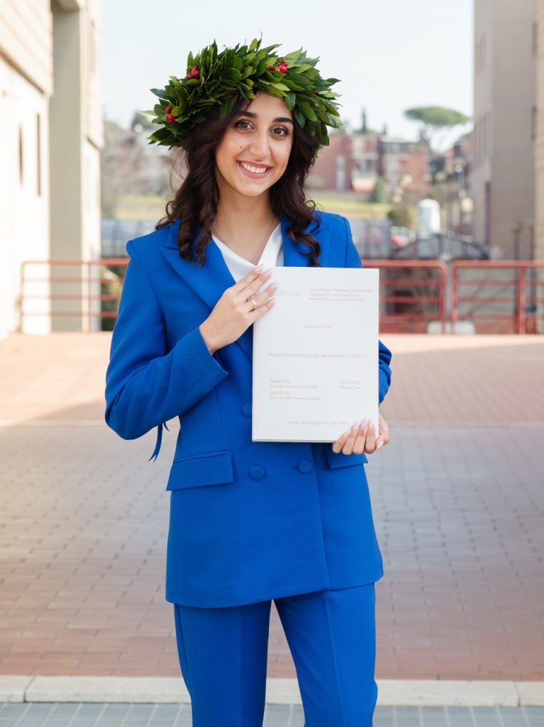 La dott.ssa Bottani presenta la tesi infermieristica sulle manovre ...